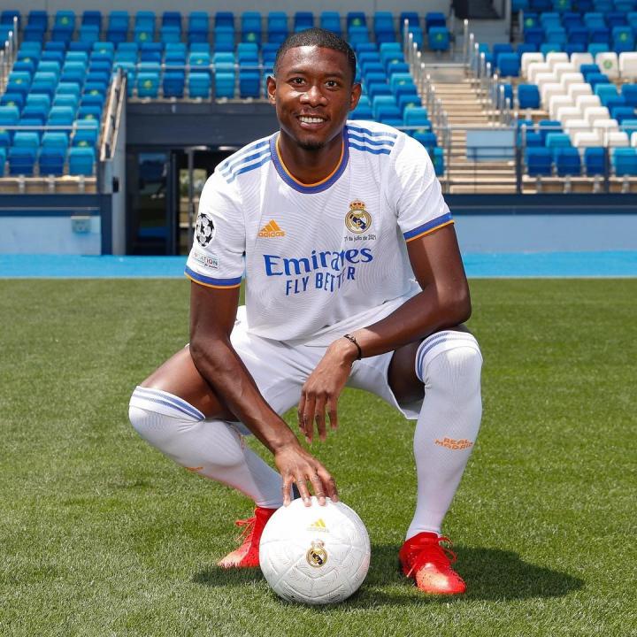 阿拉巴晒亮相照：终于来了，很高兴能身穿白袍为皇马尽我之力_PP视频体育频道