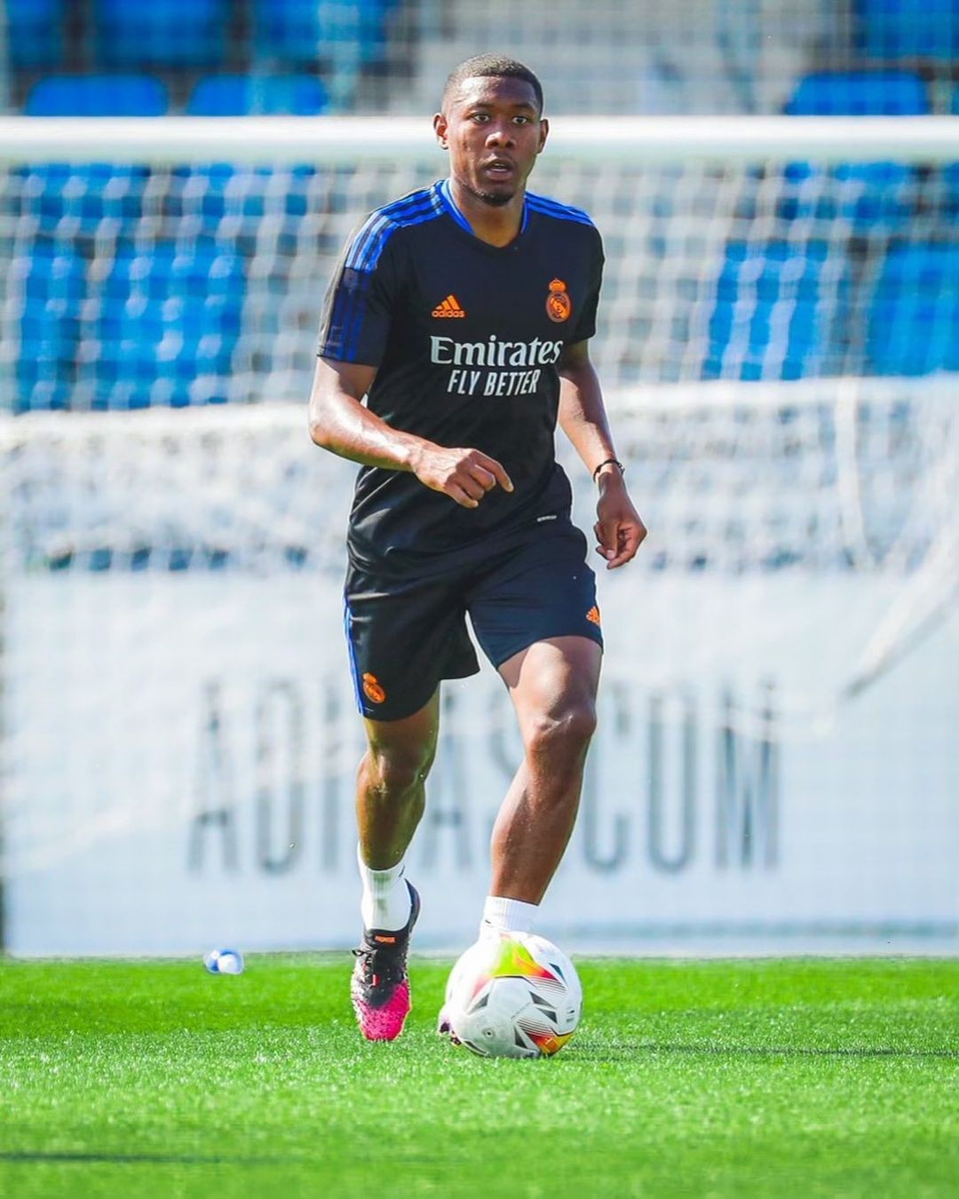 亮相皇马第二天便参加训练，阿拉巴晒照：直接开始工作了_PP视频体育频道